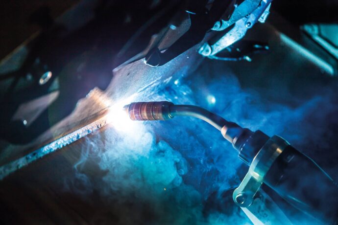 Double the speed: tandem welding of yellow goods